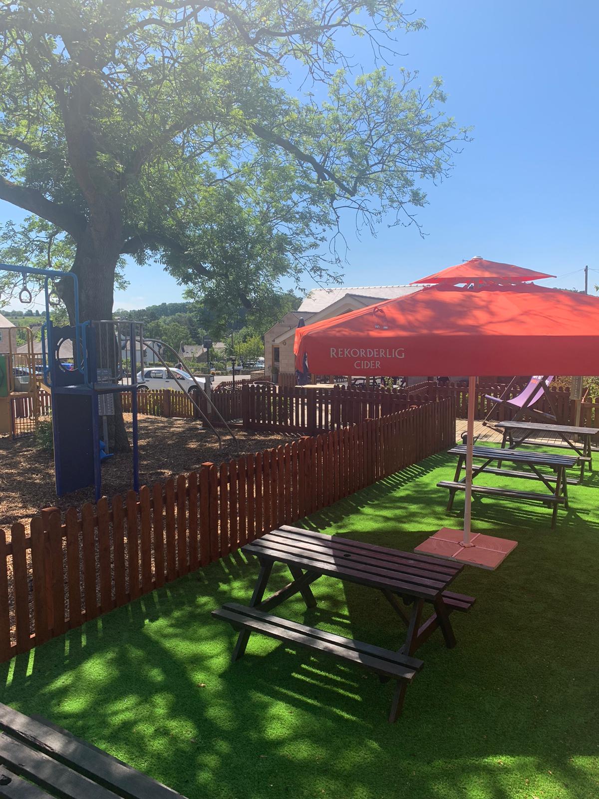 THE GATE INN TANSLEY GALLERY - OUTSIDE - The Gate Inn Tansley